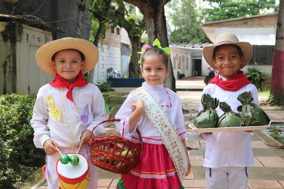 LAS INSTITUCIONES EDUCATIVAS DEL MUNICIPIO SE UNIERON PARA CELEBRAR EL ...